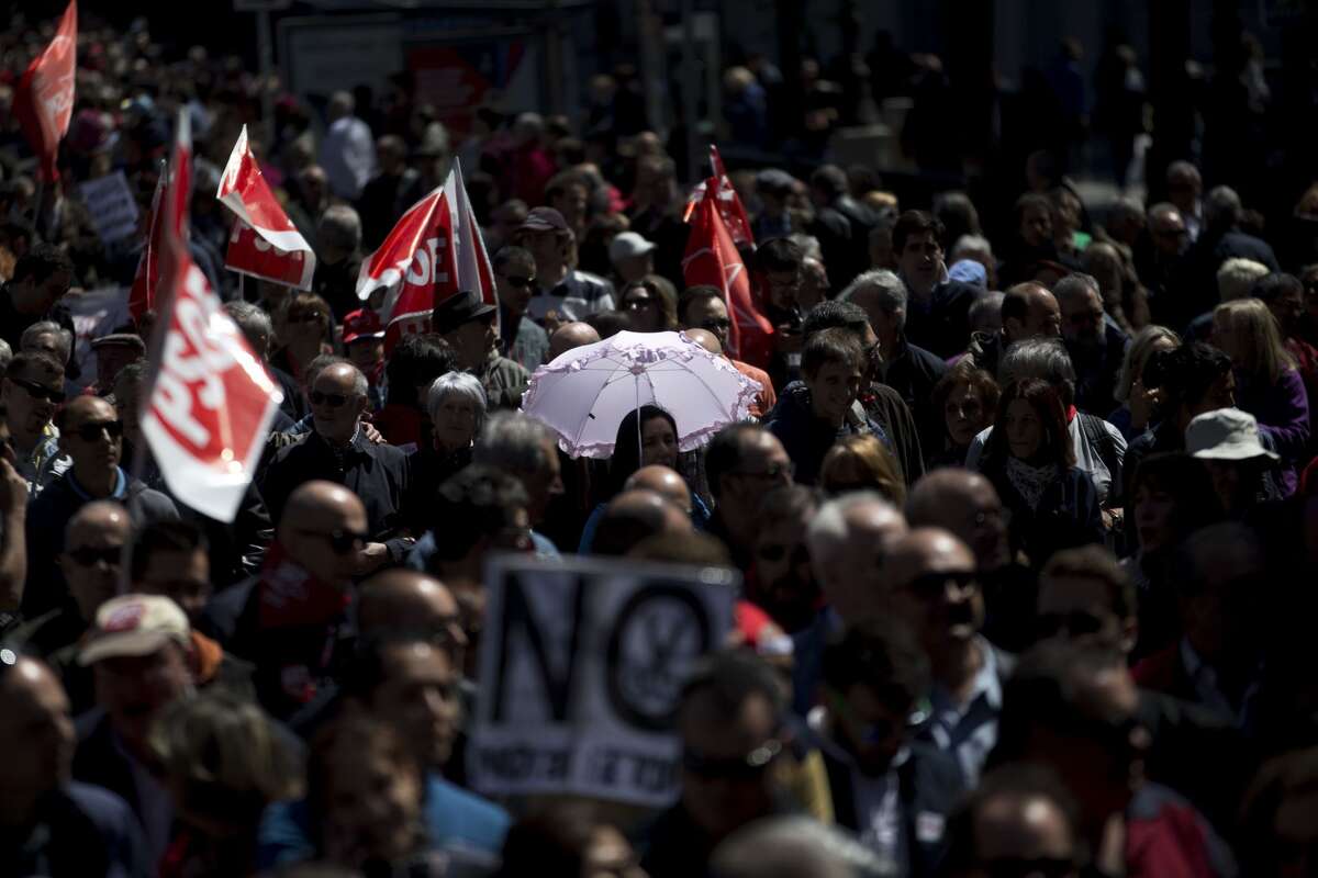 Oakland May Day march fuels economic, political passion