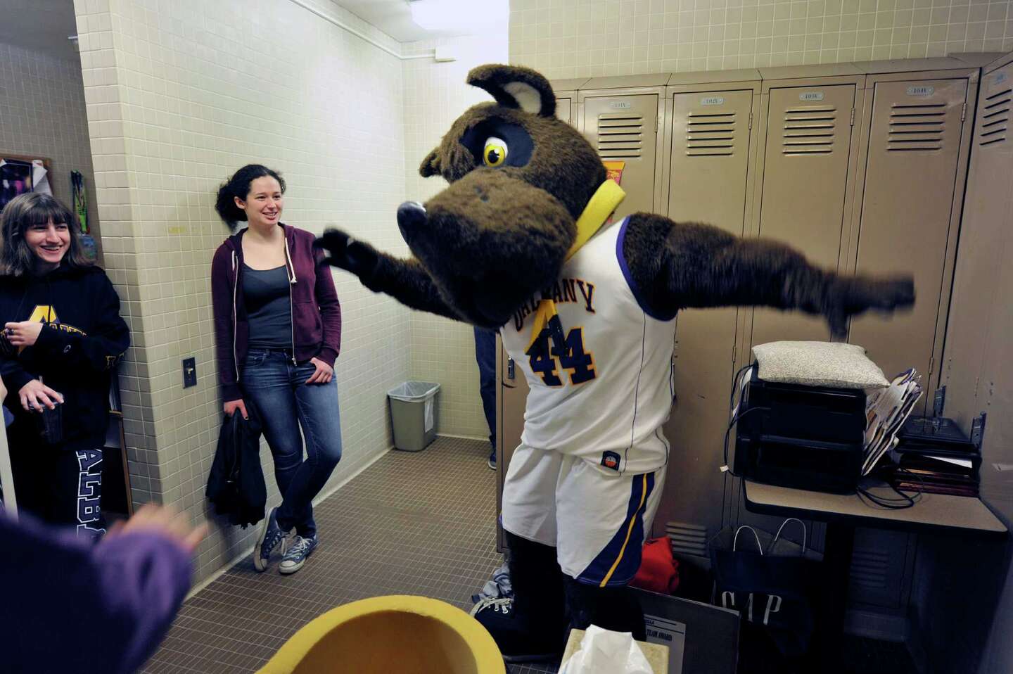 UAlbany's Damien competes in Final Four of SUNY's Mascot Madness