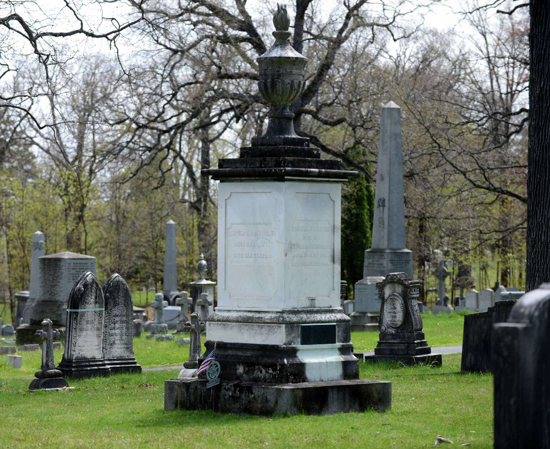 Patroon Van Rensselaer plot at Albany Rural to be repaired