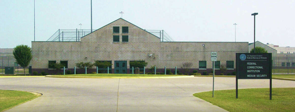 3 indicted for alleged prison escape in Beaumont