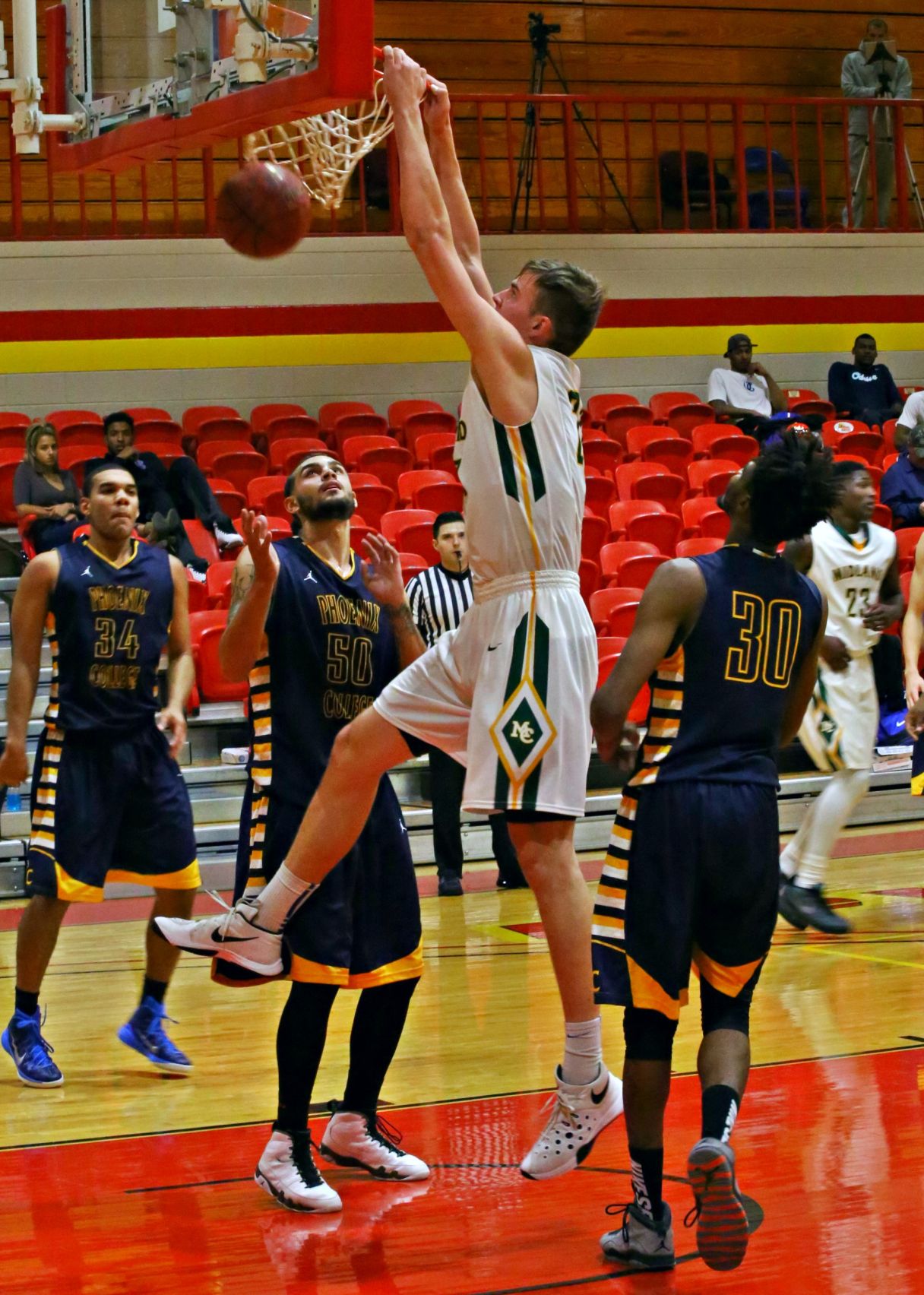JC MEN’S BASKETBALL: Giga maturing in second chance with Chaps