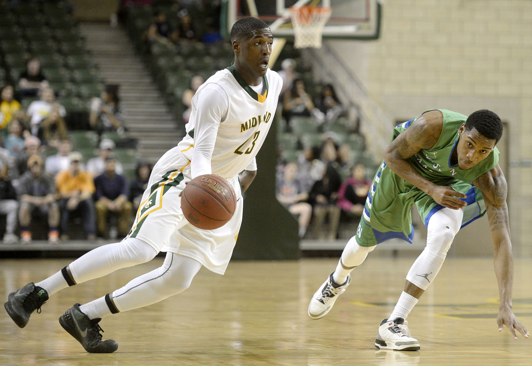 JC BASKETBALL: Aggressive Chaps pick up critical win vs. WTC