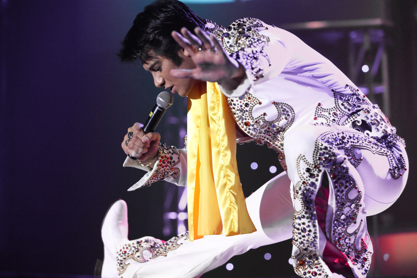 Elvis returns to Texas (sort of)