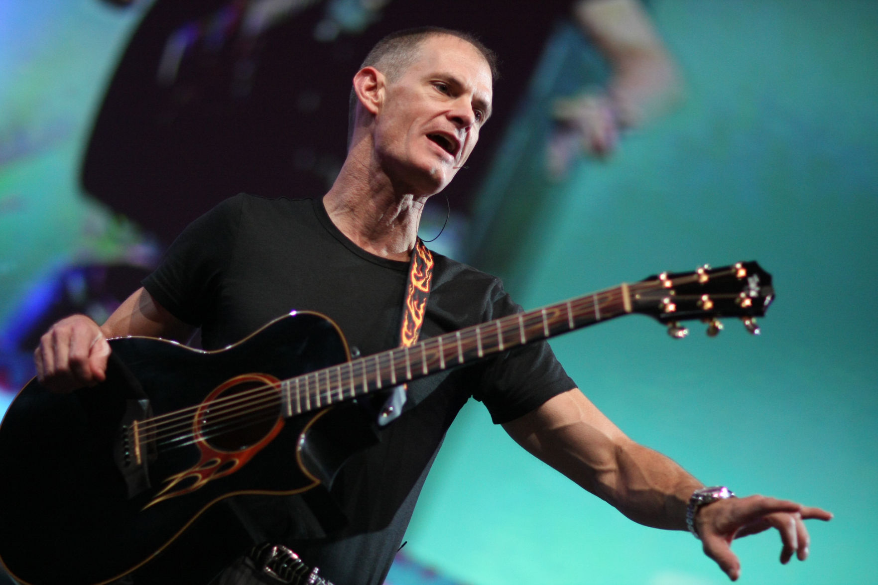 Mike Rayburn brings motivation and laughs to “An Evening to Remember”