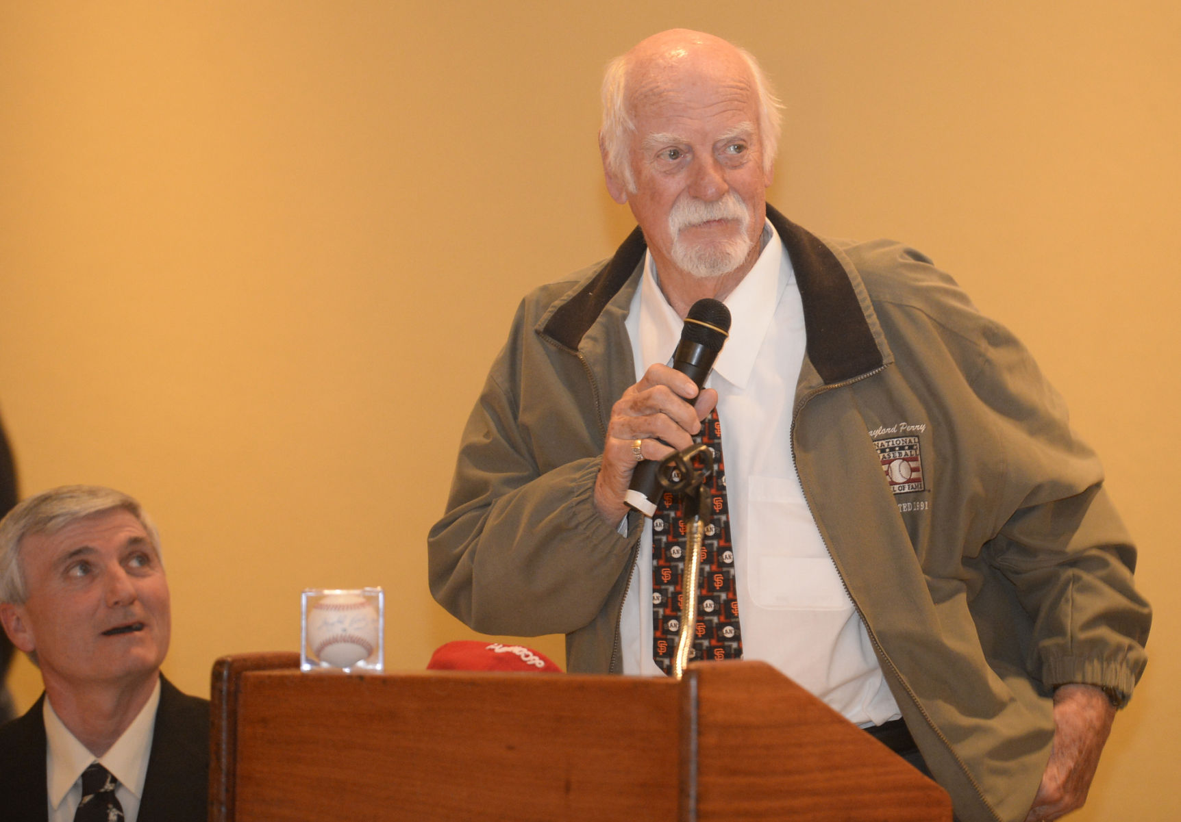 Hall of Famer Perry talks pitching at West Texas Sports Banquet