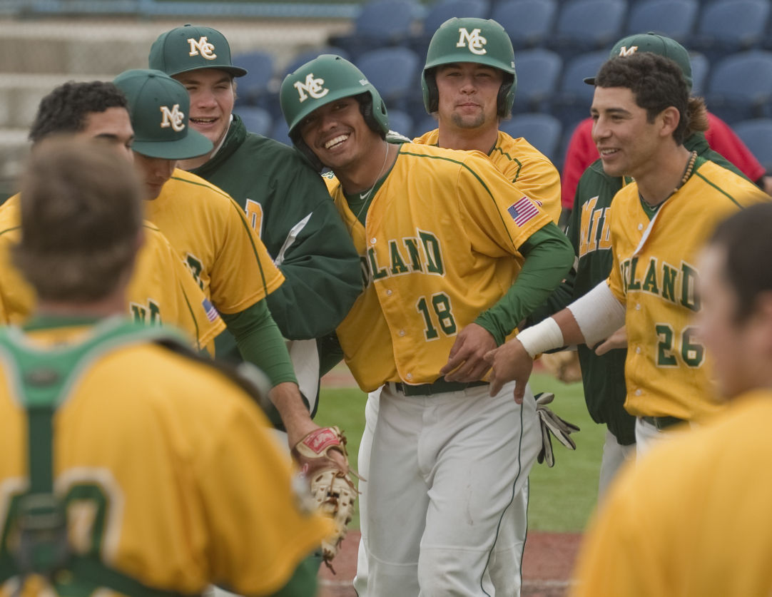 JC BASEBALL: 7th-inning rally helps Chaps split series with Hawks