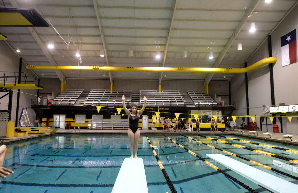 FMH Natatorium provides COM with state-of-the-art facility