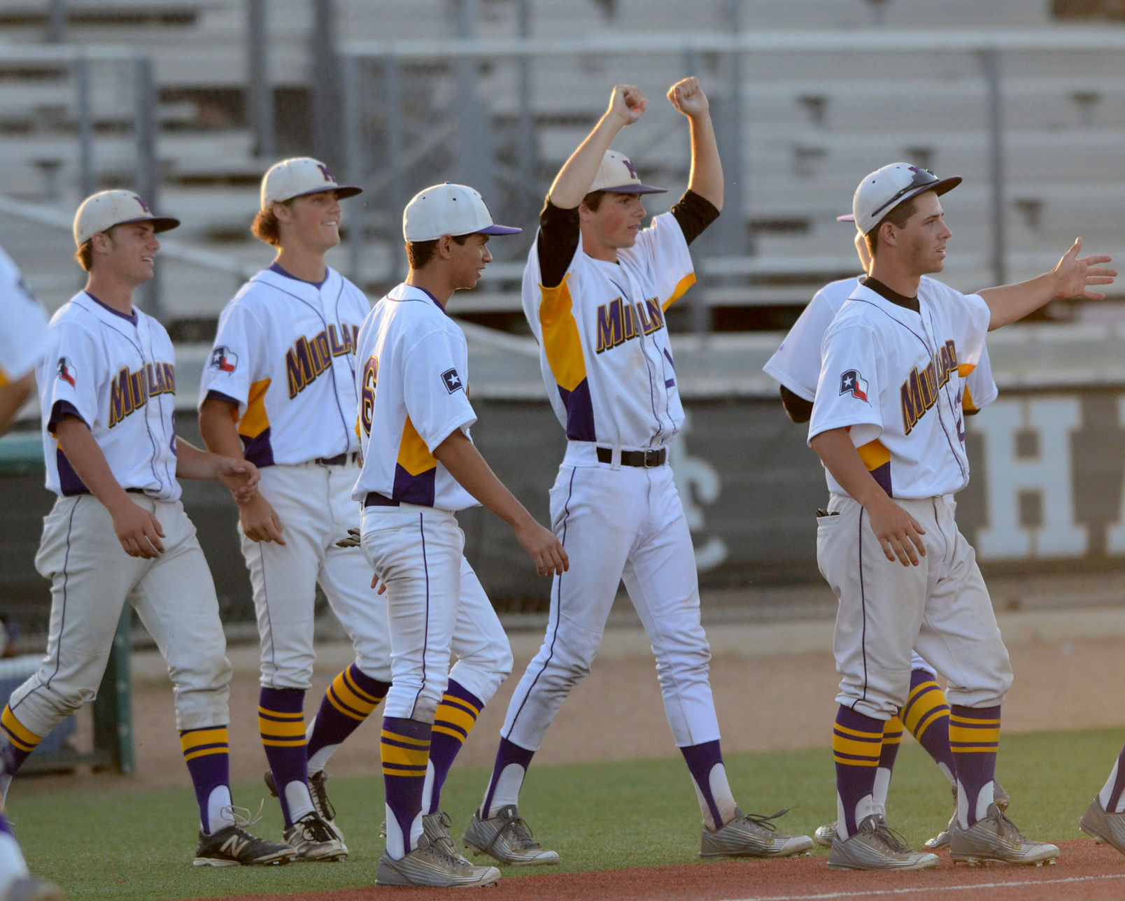 HS BASEBALL WRAPUP: Midland County teams had mixed results in 2015