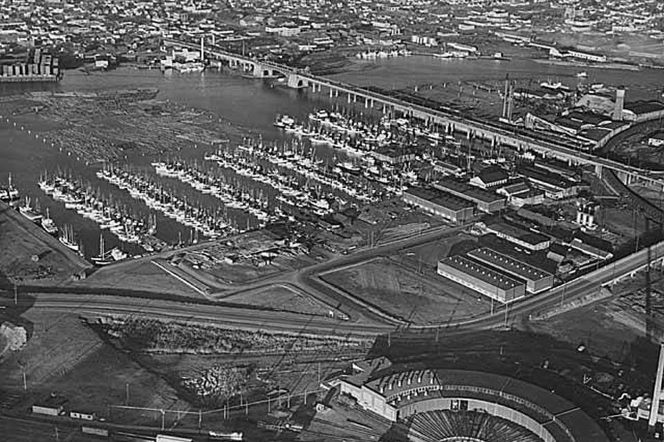 Ships and shipping of Washington's past