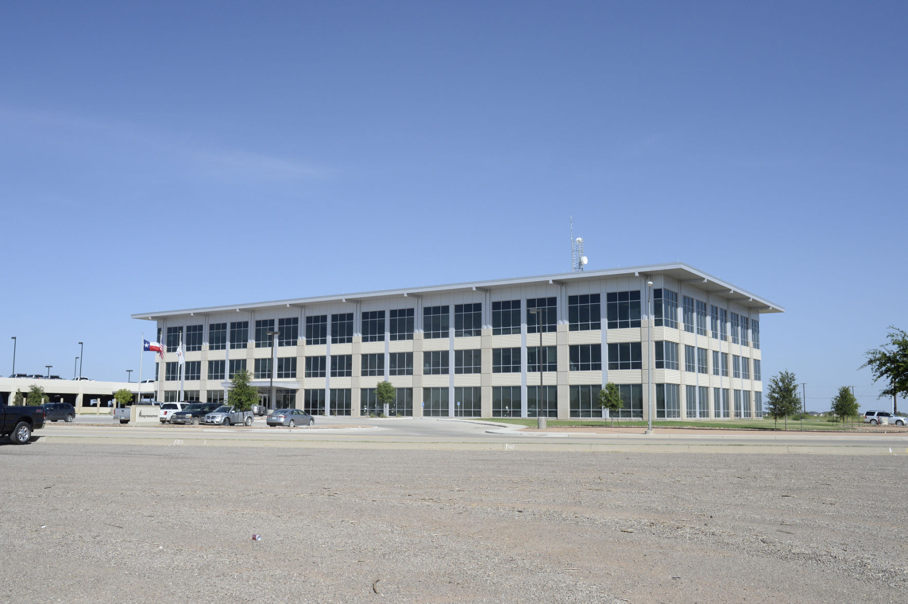 EOG Resources works on second office building