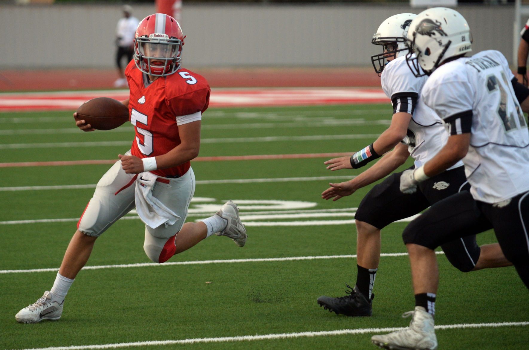 HS FOOTBALL: Stanton uses ball control to beat rival Forsan