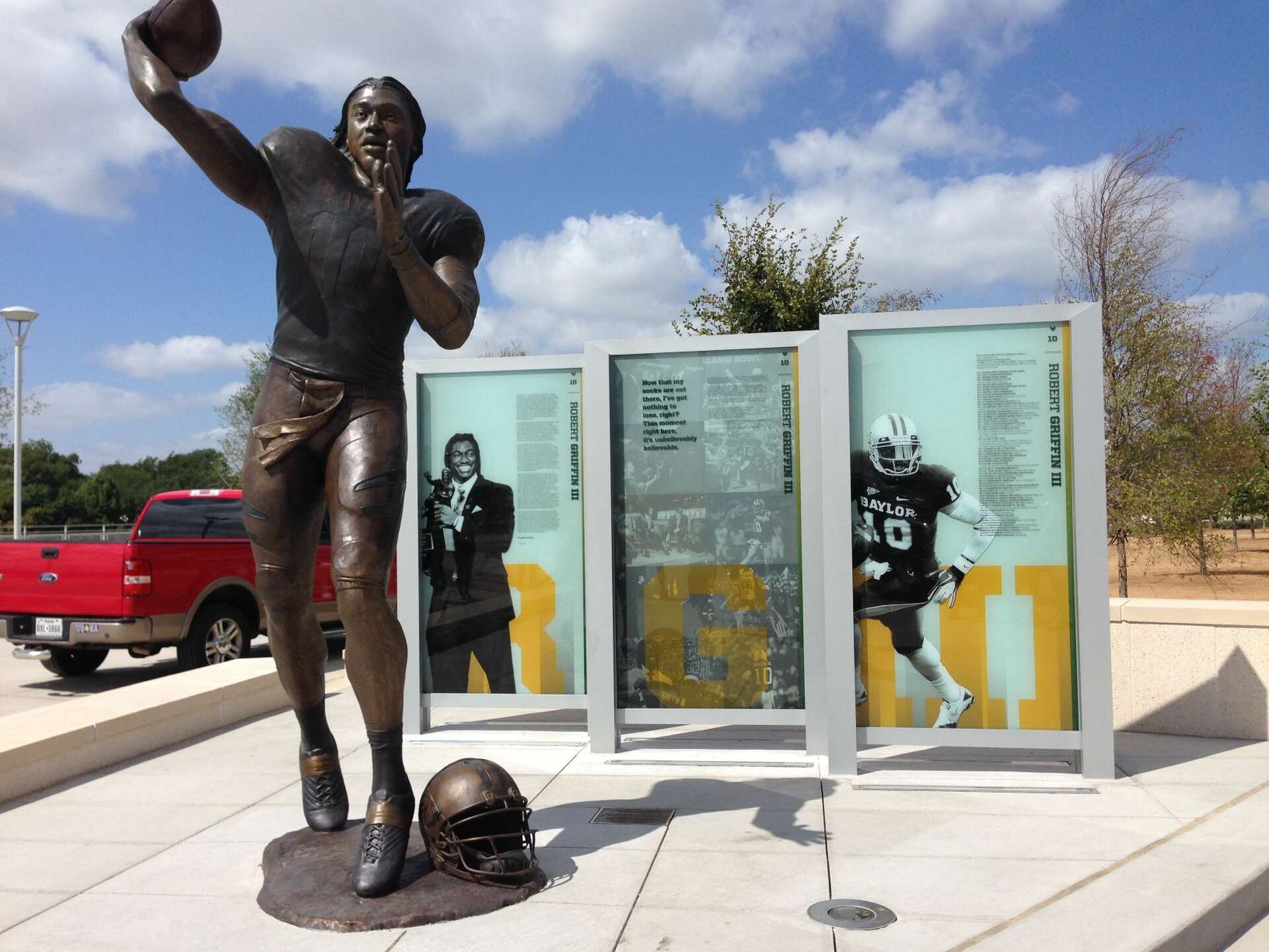 rg3 baylor statue
