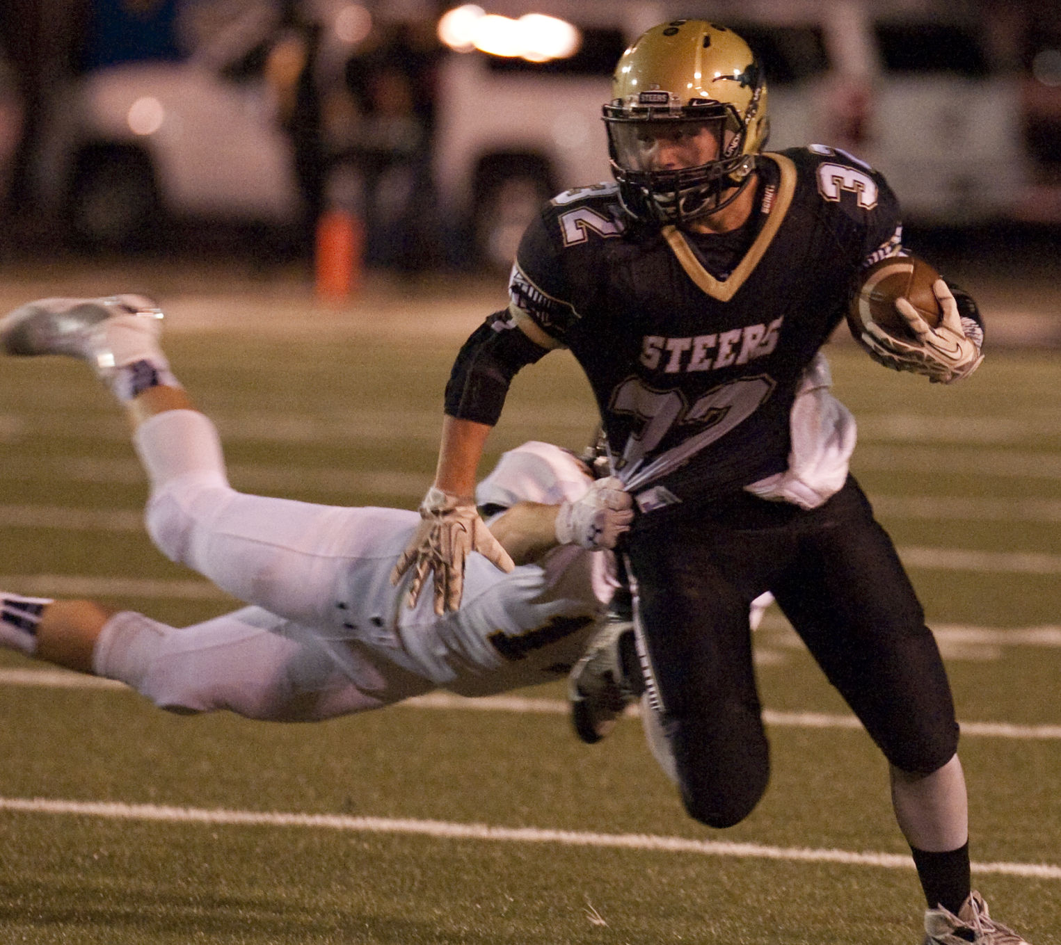 HS FOOTBALL: Hill’s big night leads Steers past No. 6 Stephenville, 64-57