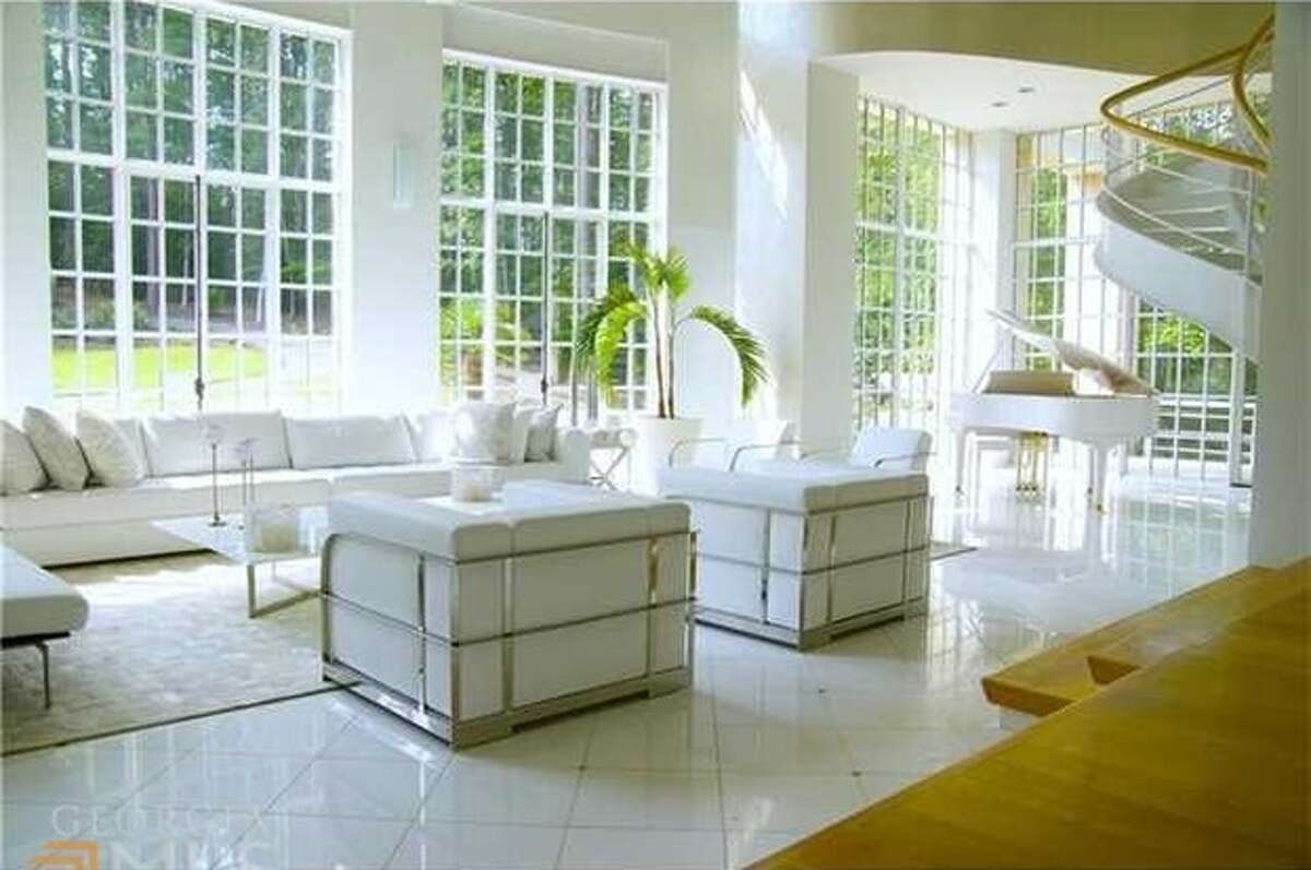 Singer-rapper Akon puts Georgia mansion on the market for $2.6 million