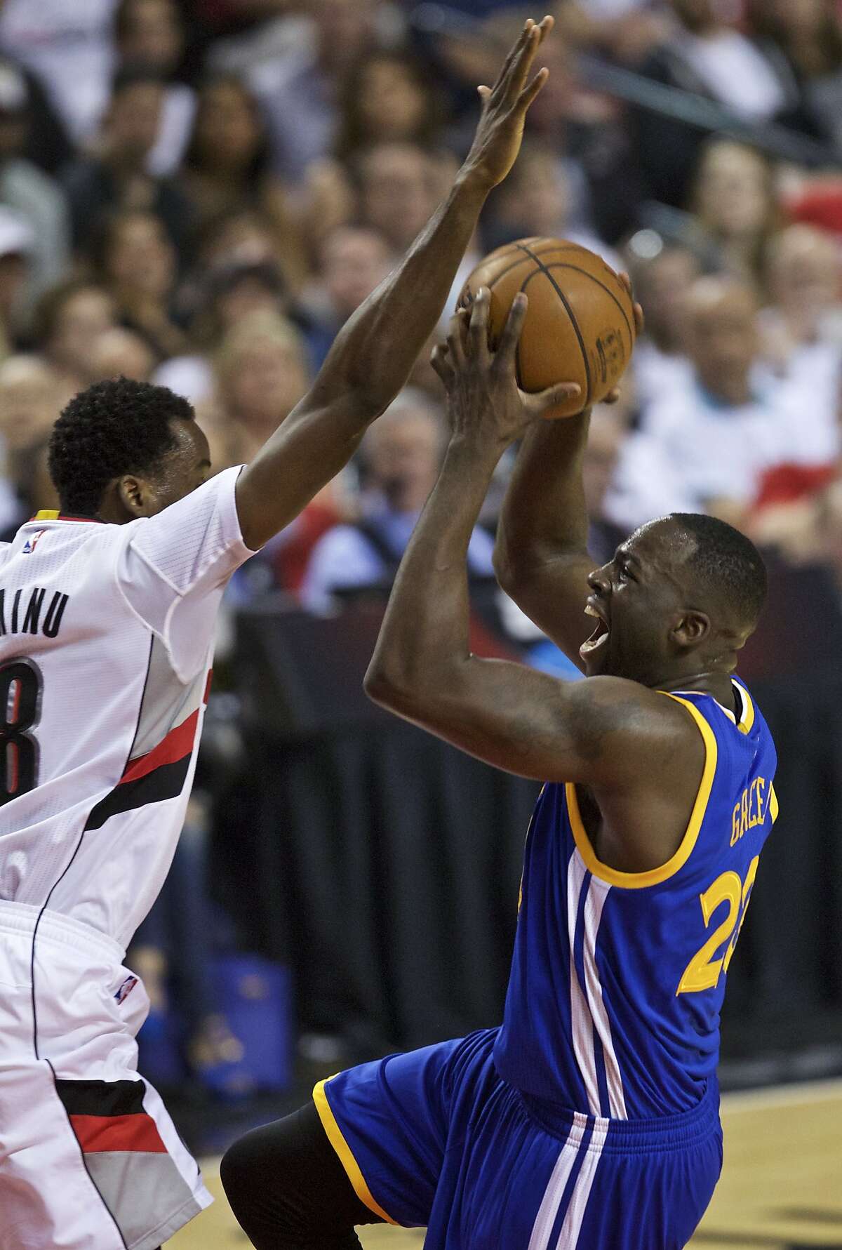 Blazers breeze past Warriors in Game 3