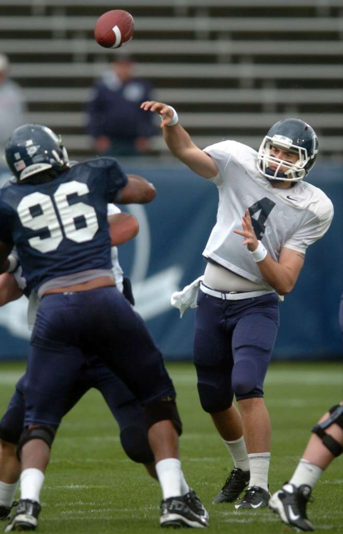 Sources: QB Box planning to transfer away from UConn