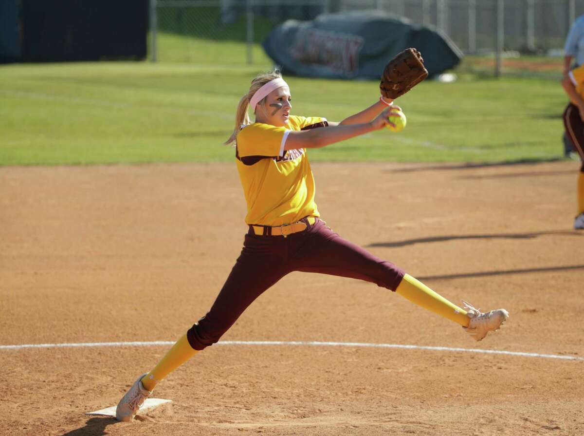 No. 1 Deer Park softball team moves on with confidence