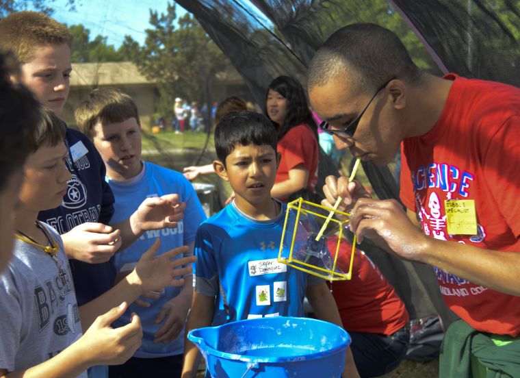 Photo Gallery: MC Science day