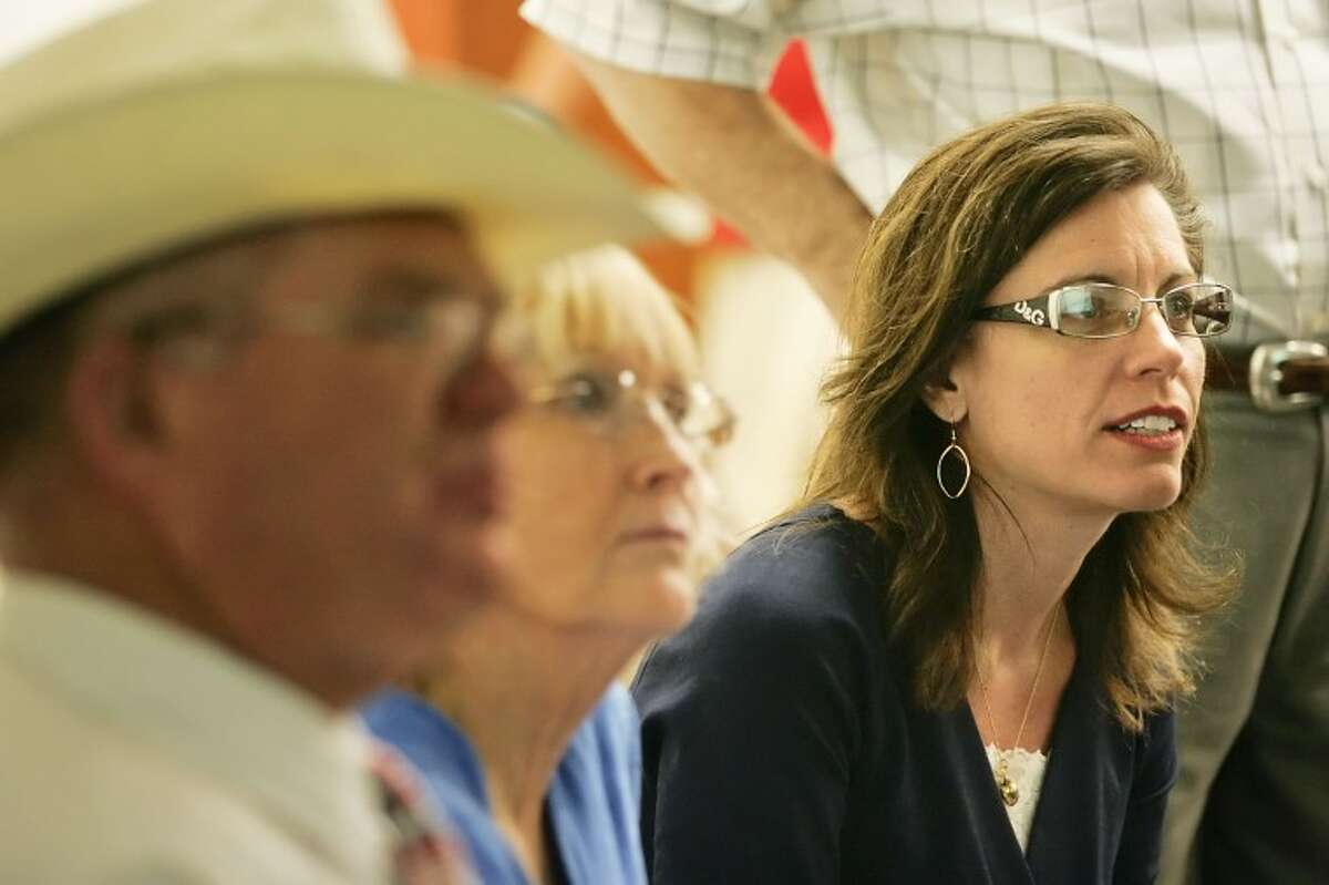 Artist to produce life-size sculpture of Painter