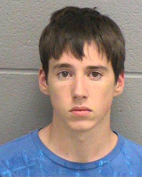 MPD: One arrested after pursuit, wreck