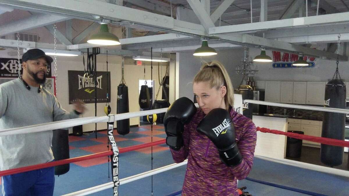 Ginny Fuchs wins opening bout at women's world championships