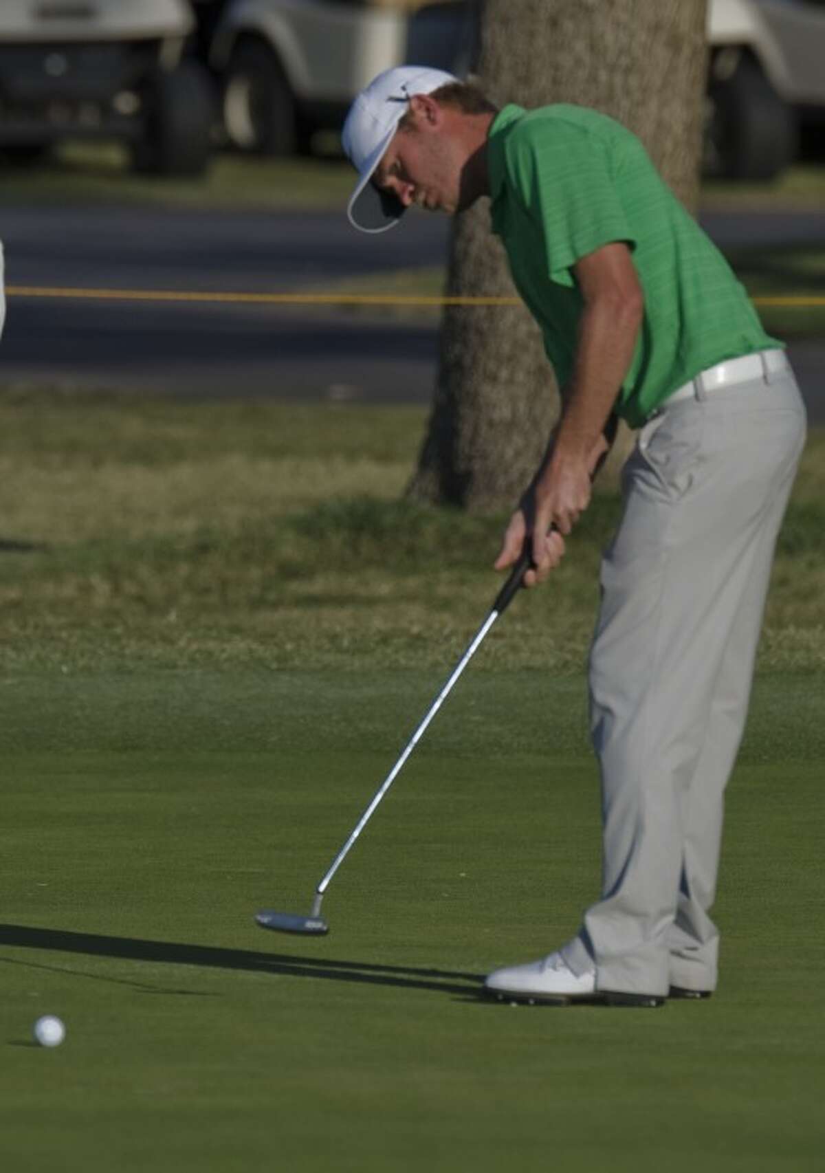 Hoffman leads 2nd day at WNB Golf Classic