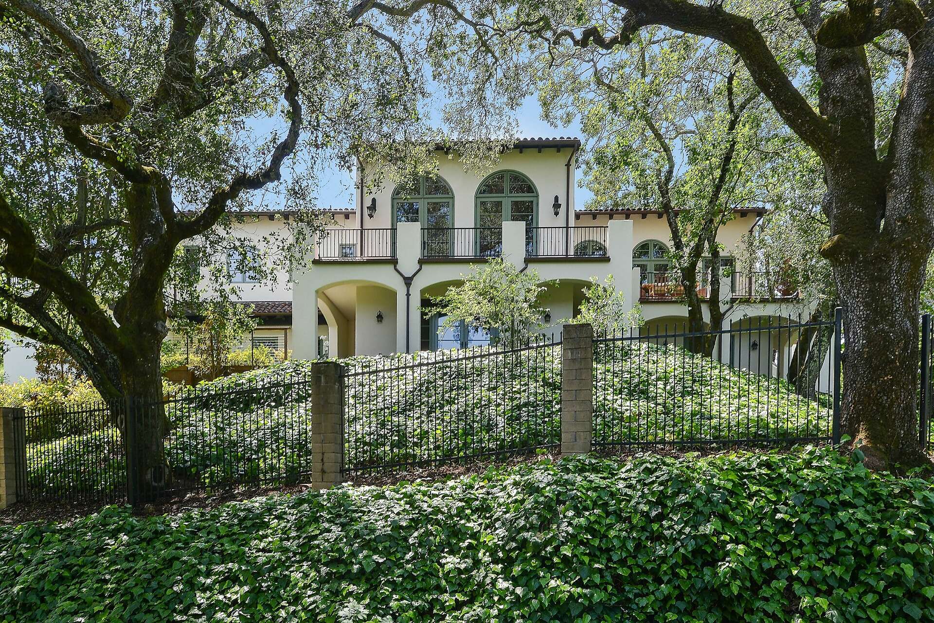 Look inside: Orinda home of NBA star Steph Curry goes on market