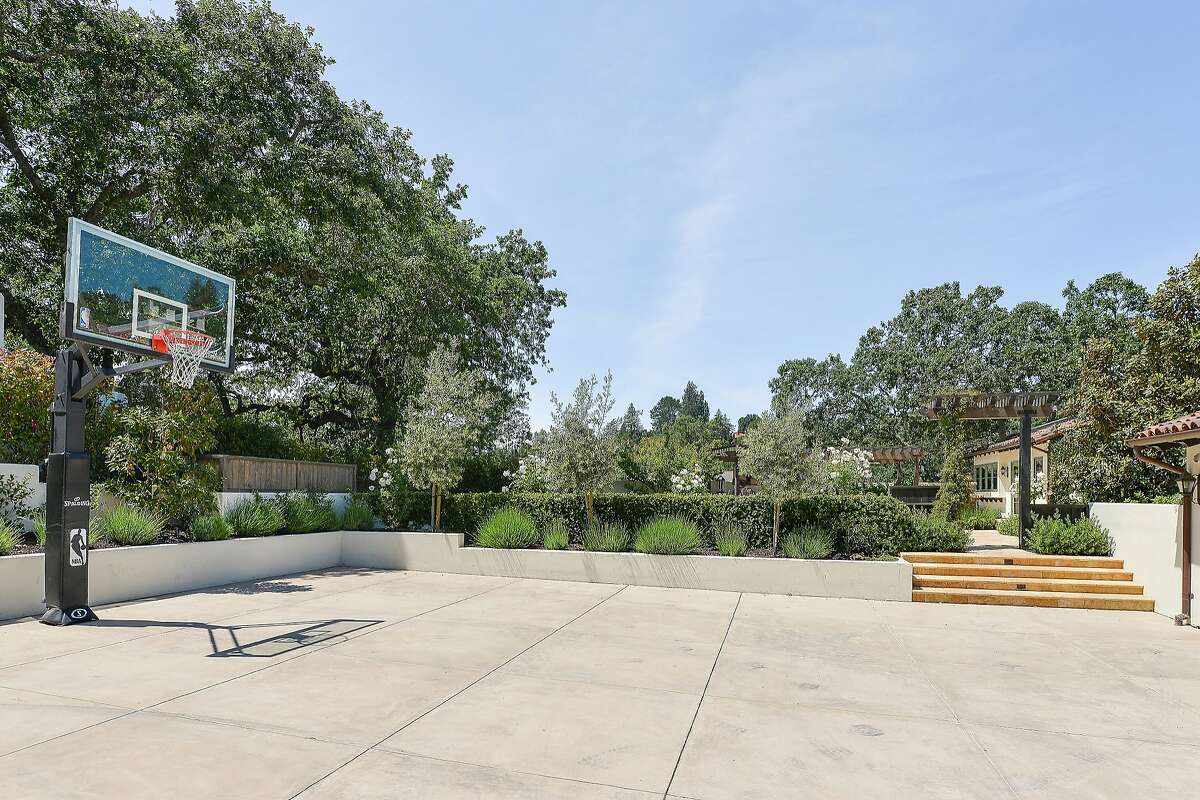 Look inside: Orinda home of NBA star Steph Curry goes on market