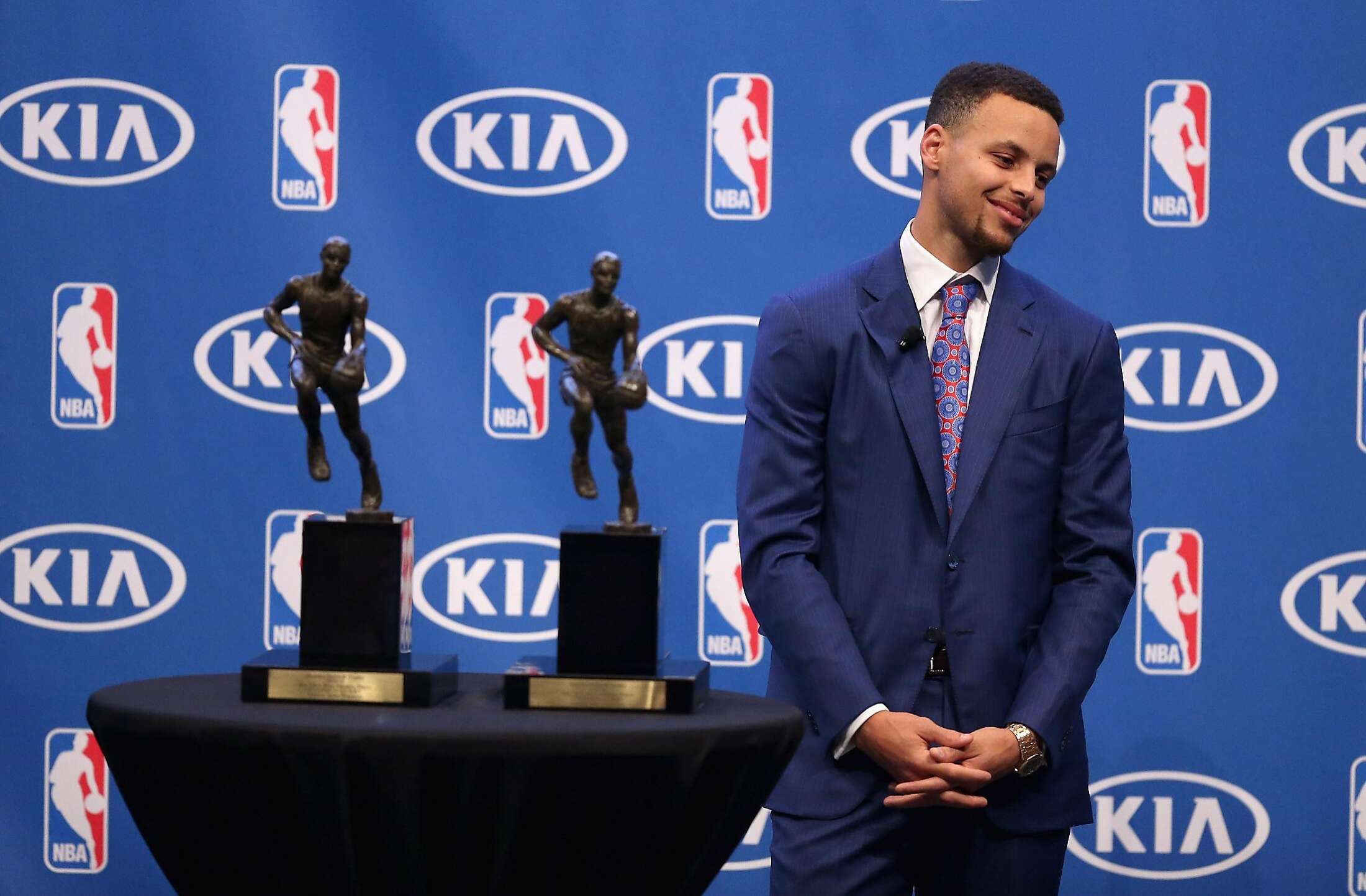 Stephen Curry makes history: 1st unanimous MVP
