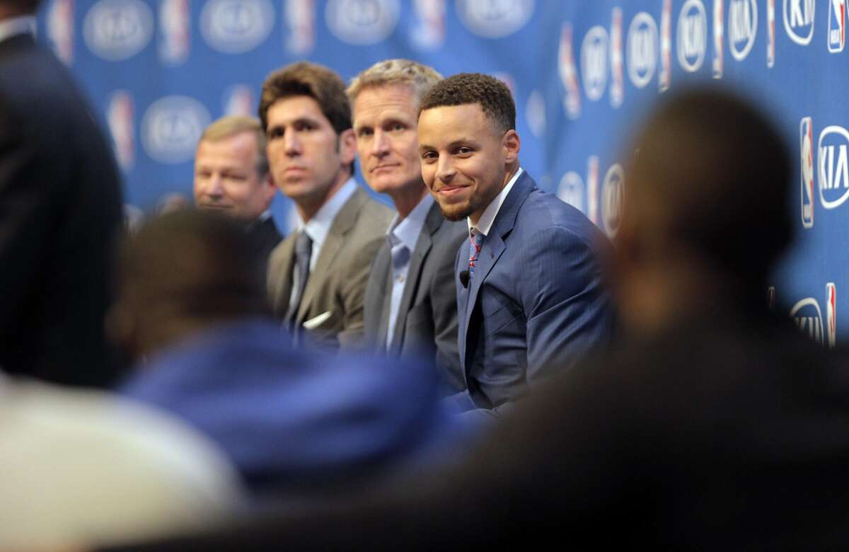 Stephen Curry makes history: 1st unanimous MVP