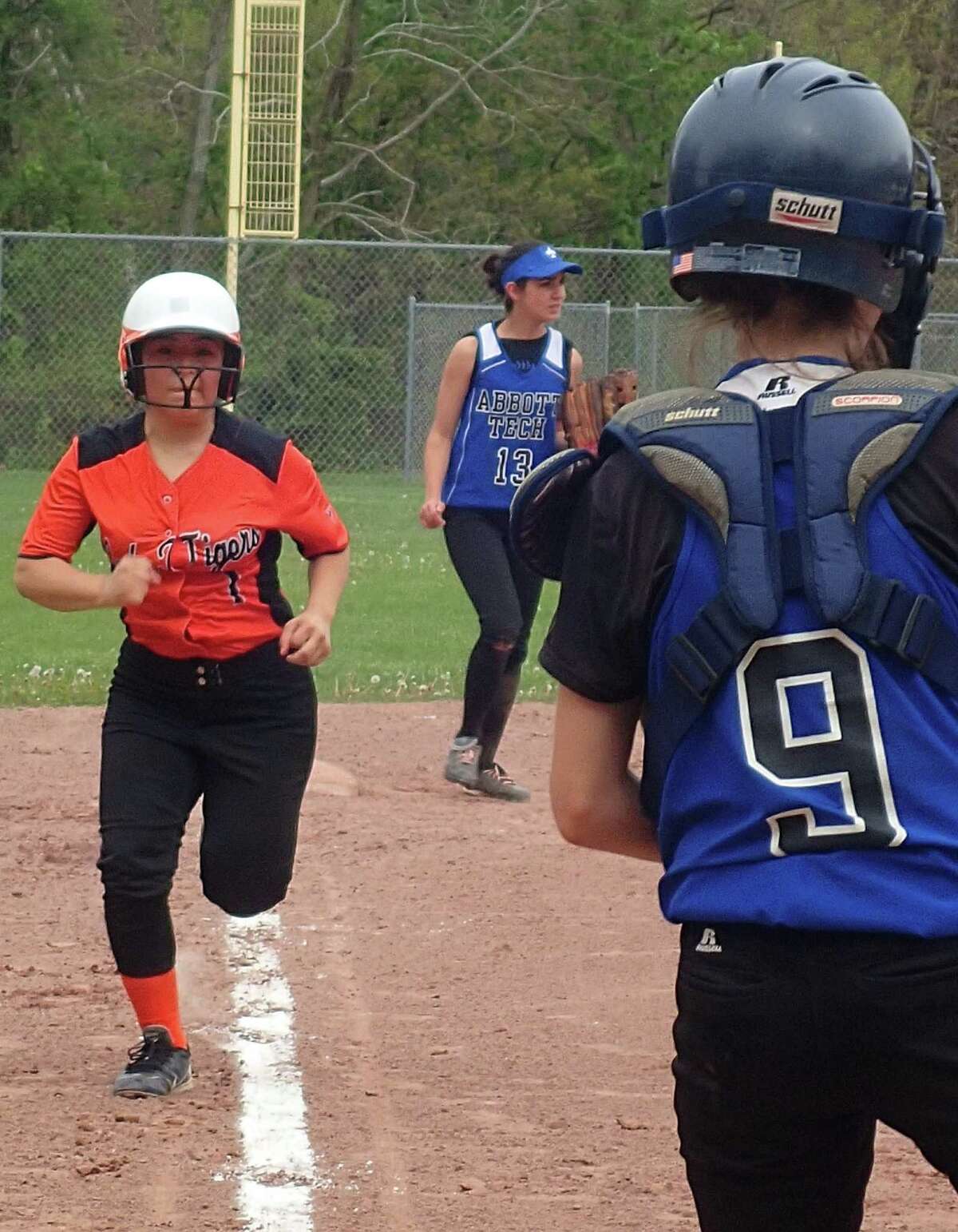 Ongaro on target as Abbott Tech softball team tops Bullard-Havens