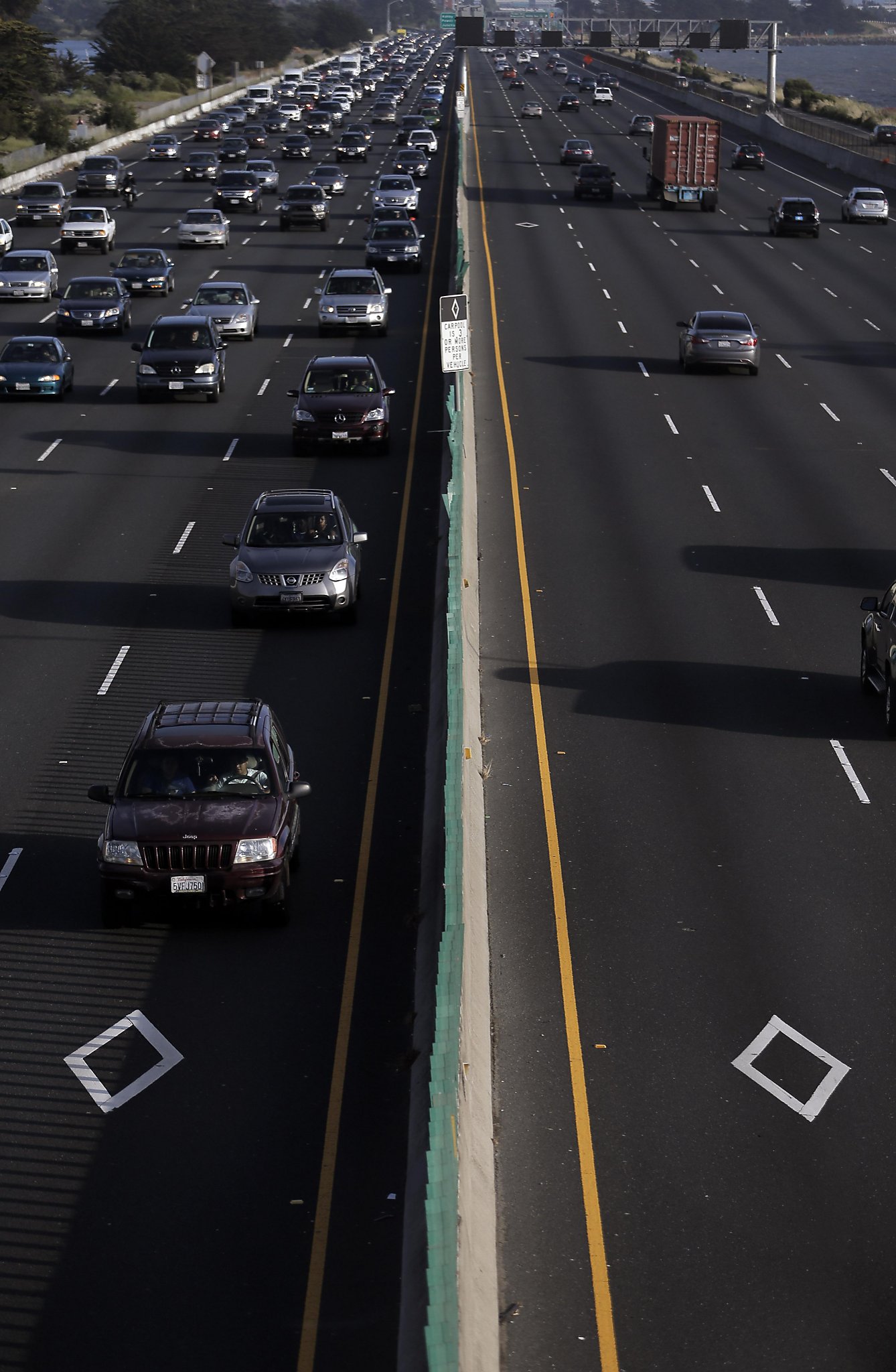 Just as you suspected: Carpool cheating is rampant, study shows