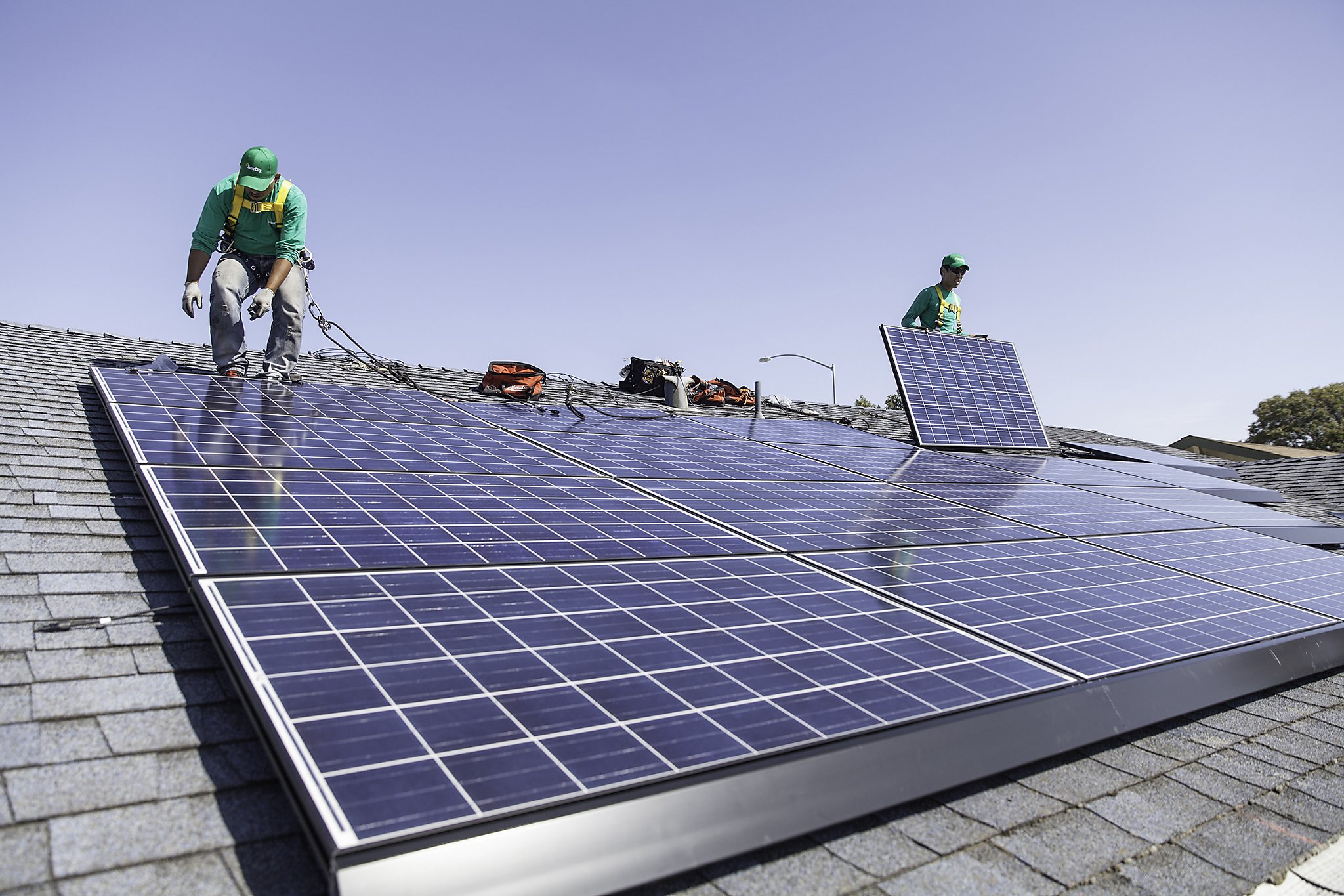 Solar study finds prices plunged 75 percent since ’09