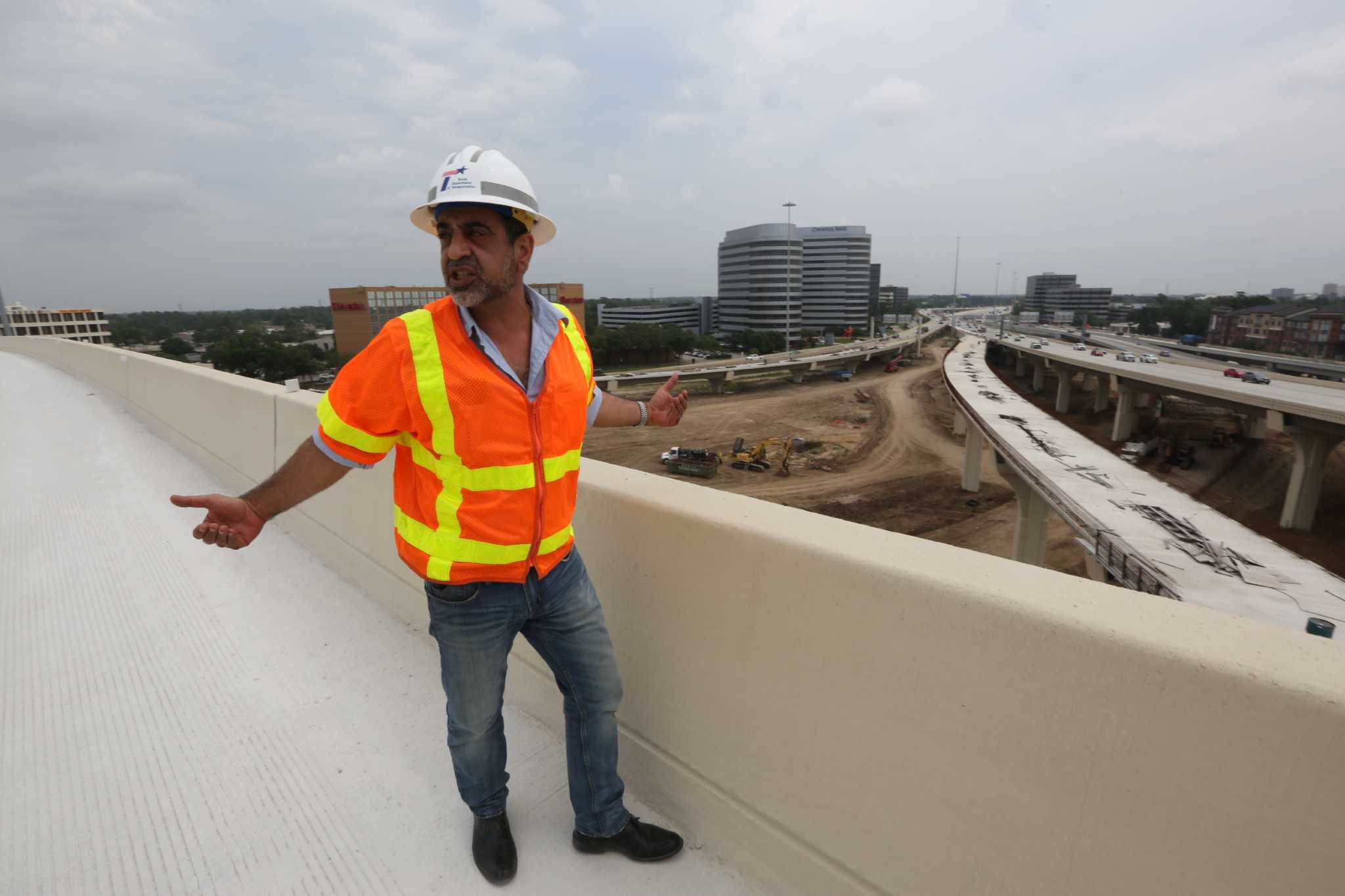 Loop 610 to U.S. 290 link shifting with construction