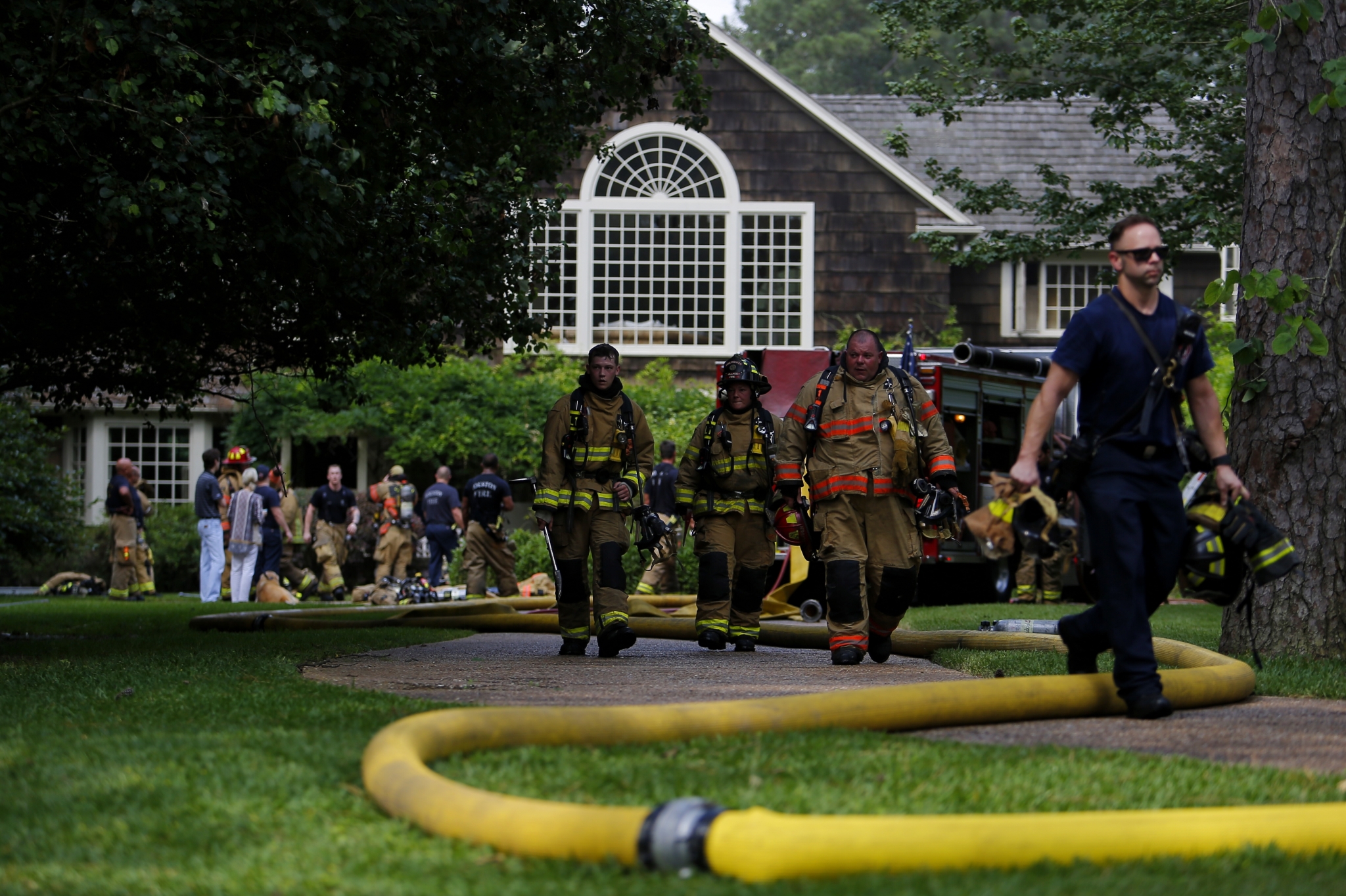 Fire burns home in Memorial area