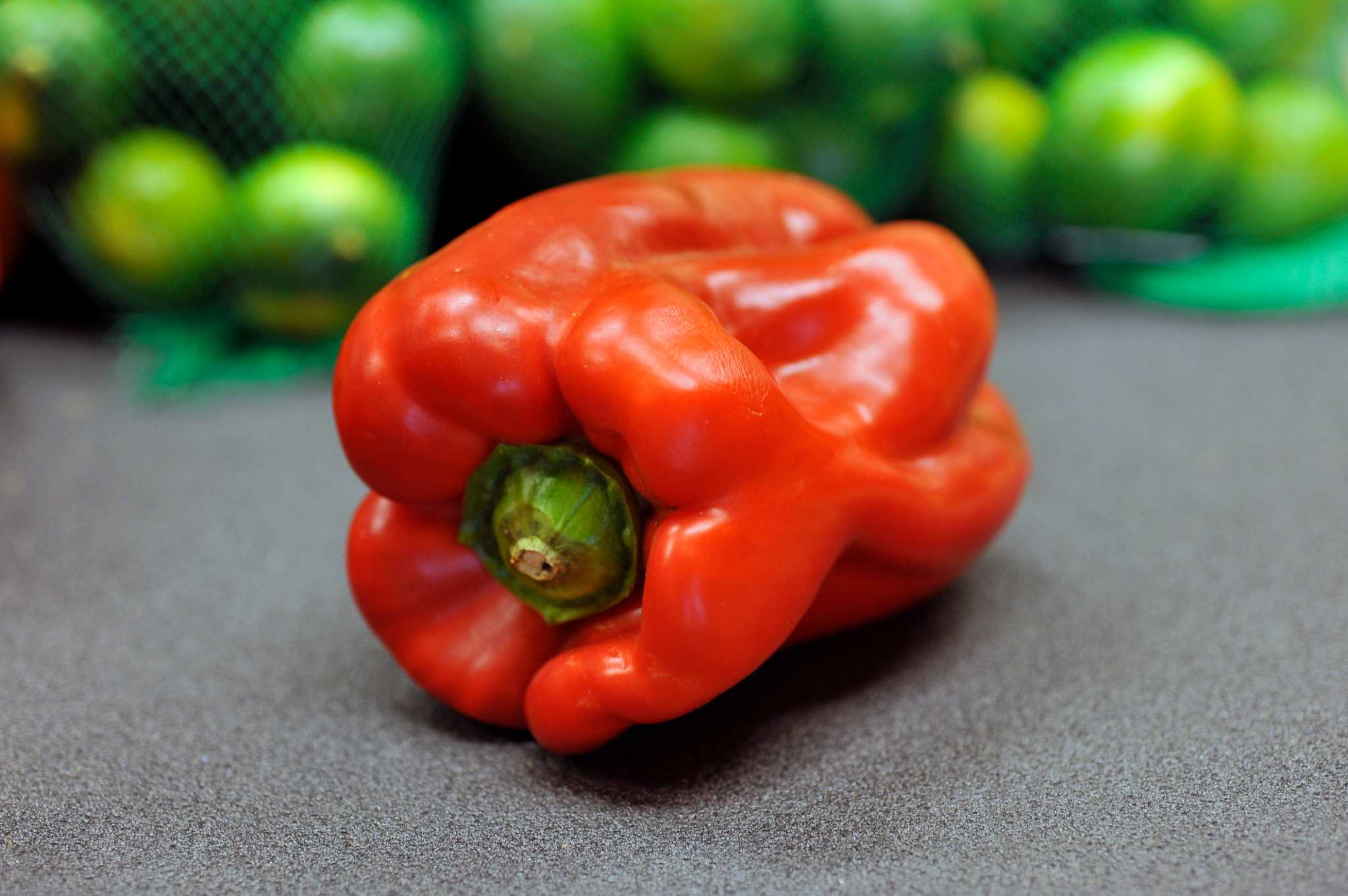 'Ugly' produce finds home at Price Chopper, Market 32