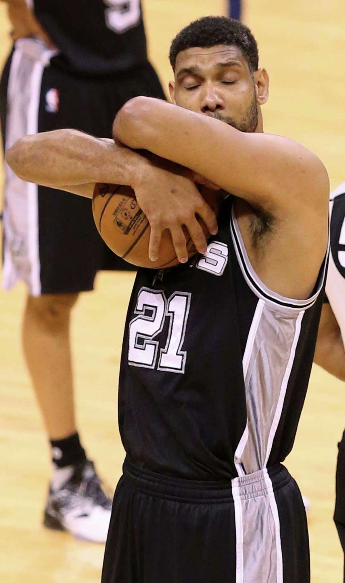 Spurs eliminated by Thunder; eyes turn to legends