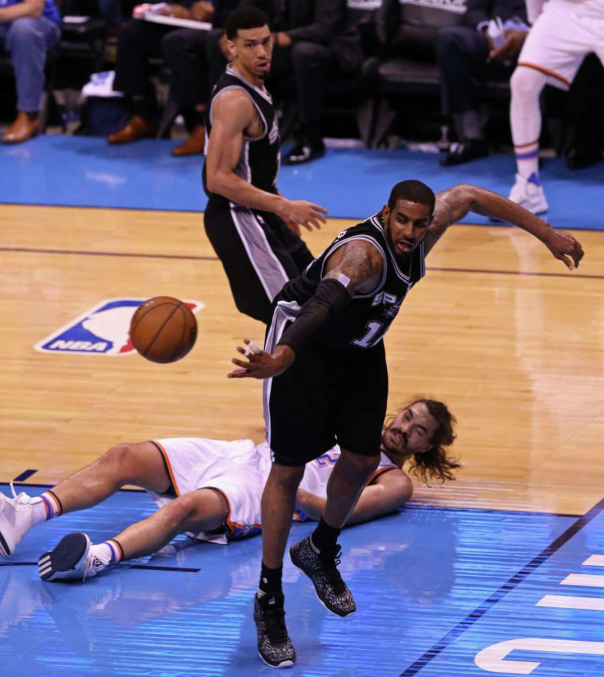 Spurs eliminated by Thunder; eyes turn to legends