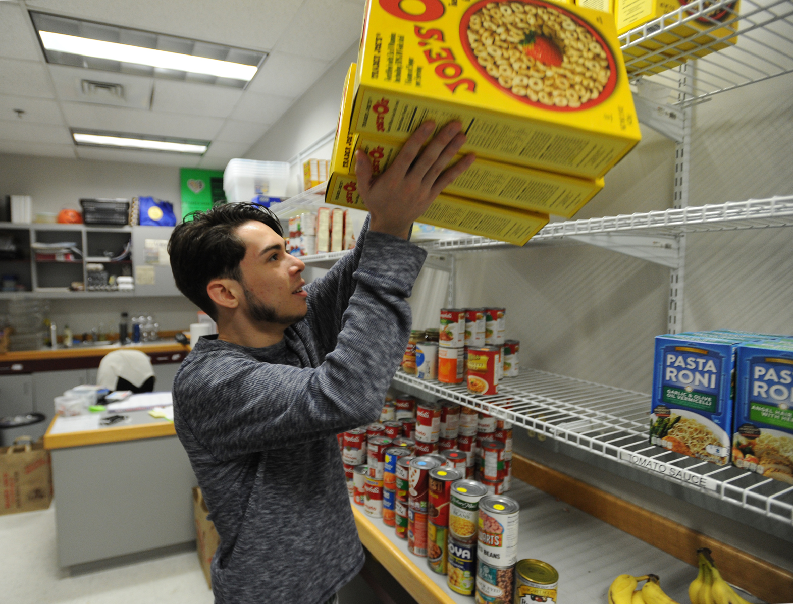 Colleges open food pantries for students in need