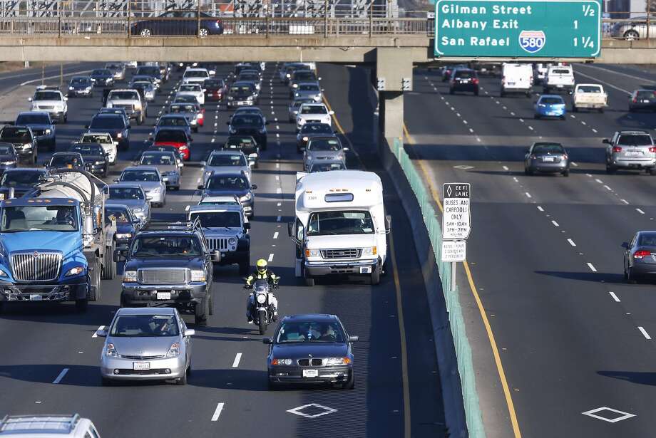 Traffic official urges special CHP unit to enforce carpool lanes - SFGate