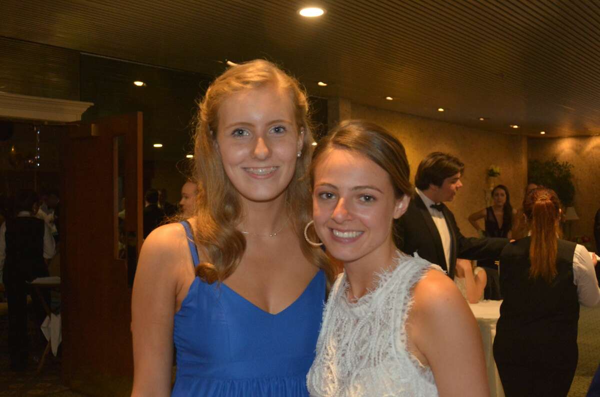 SEEN: Darien High School senior prom