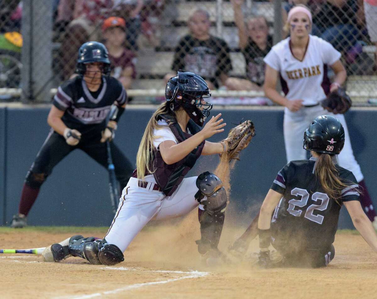 Pearland softball finishes sweep of Deer Park in regional quarterfinal