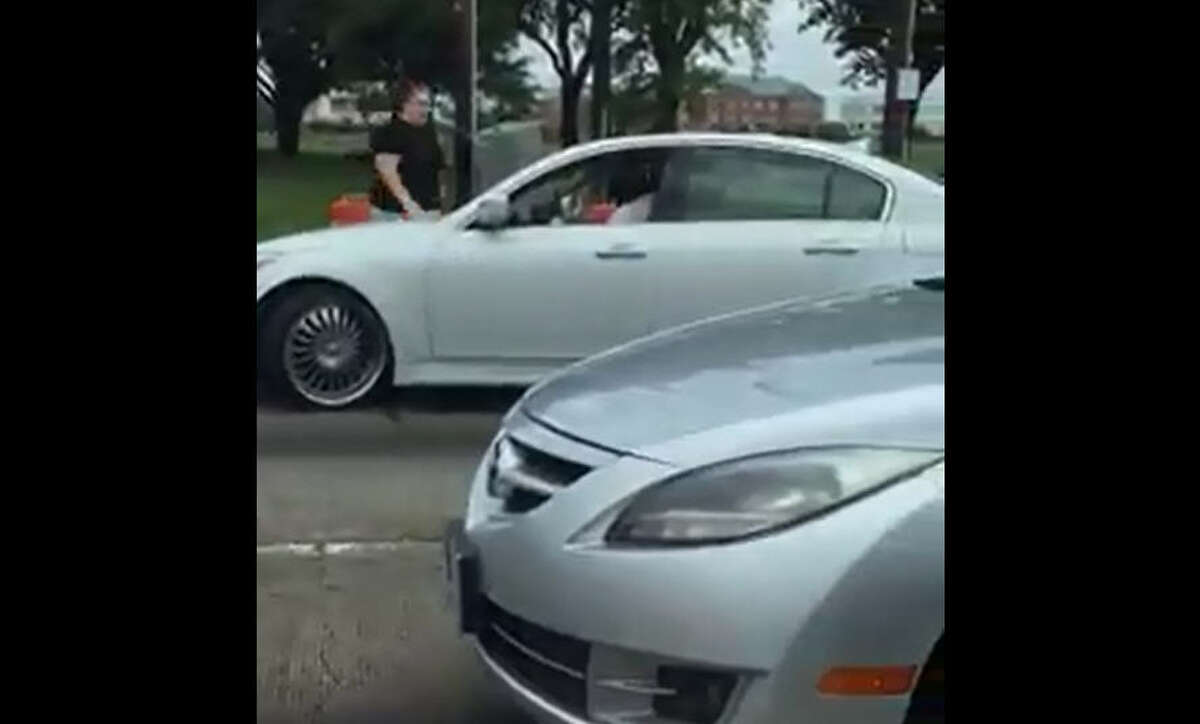 Video: Houston road rage incident leads to street brawl Video: Houston road rage incident leads to street brawl