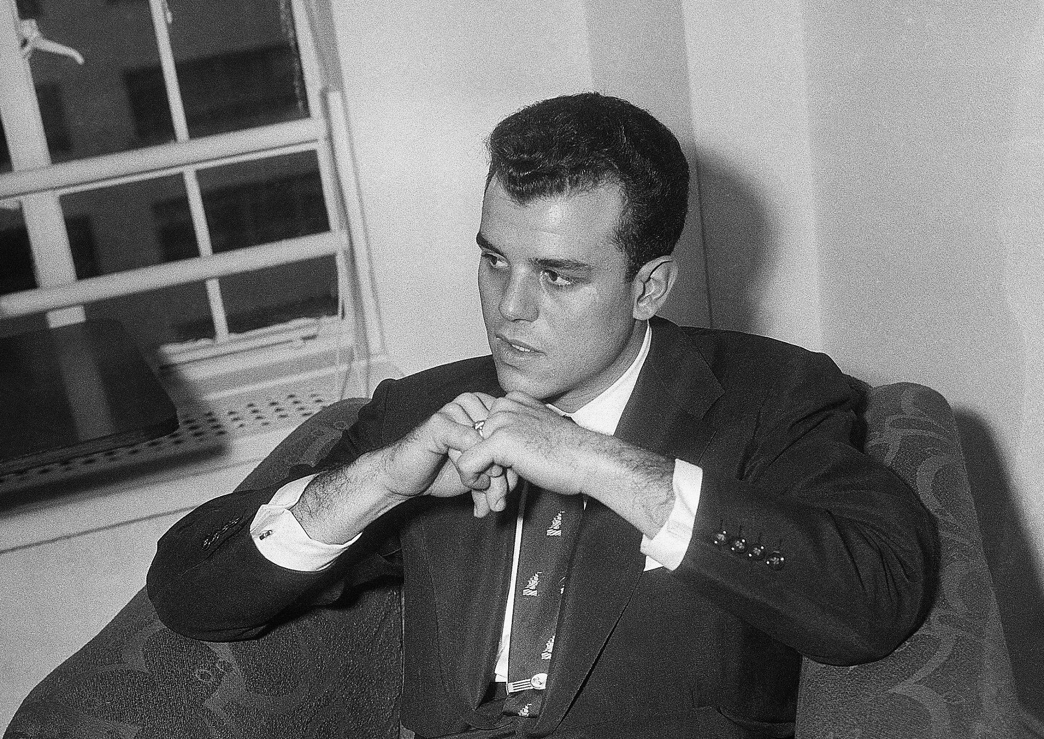 Singer Julius La Rosa, publicly fired on Godfrey show, dies