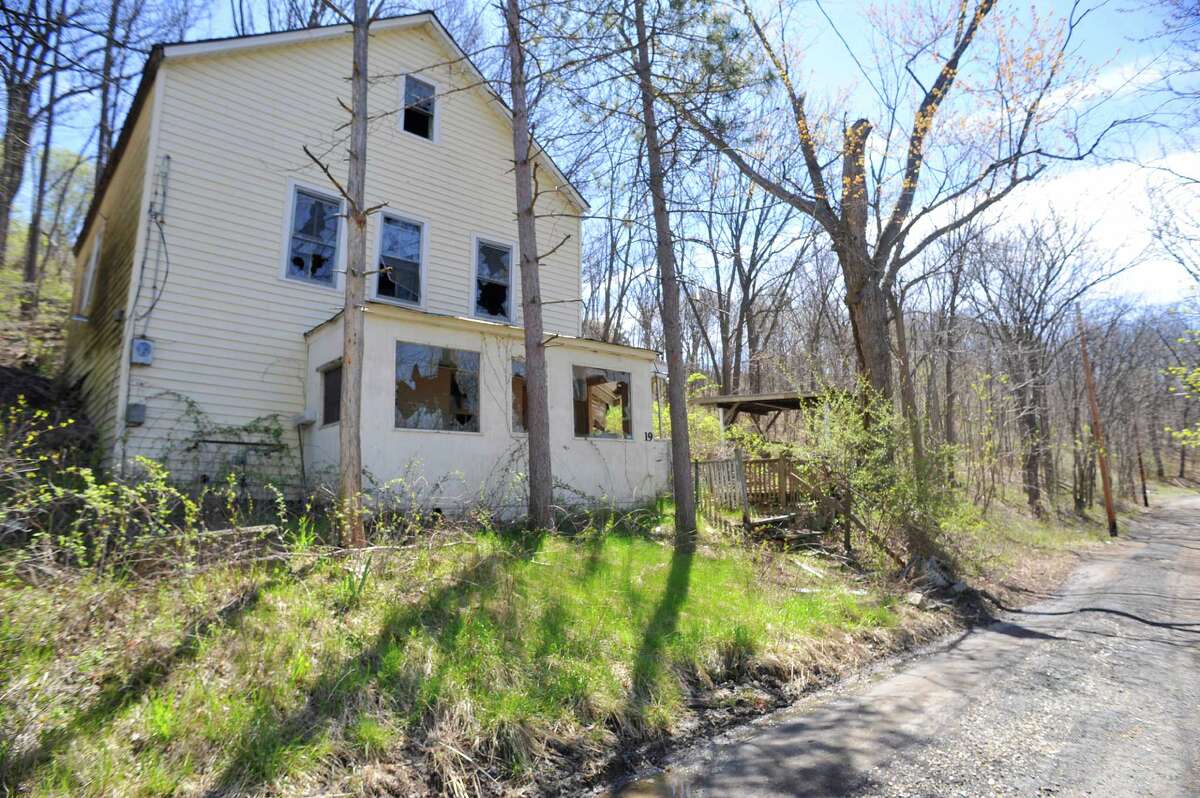 Dangerous structures in Troy