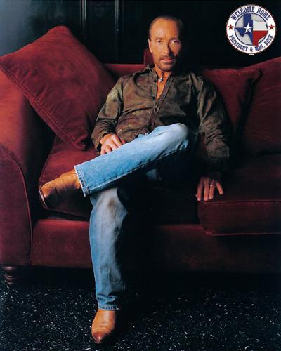 Country singer Lee Greenwood says he’s proud to be a Republican American