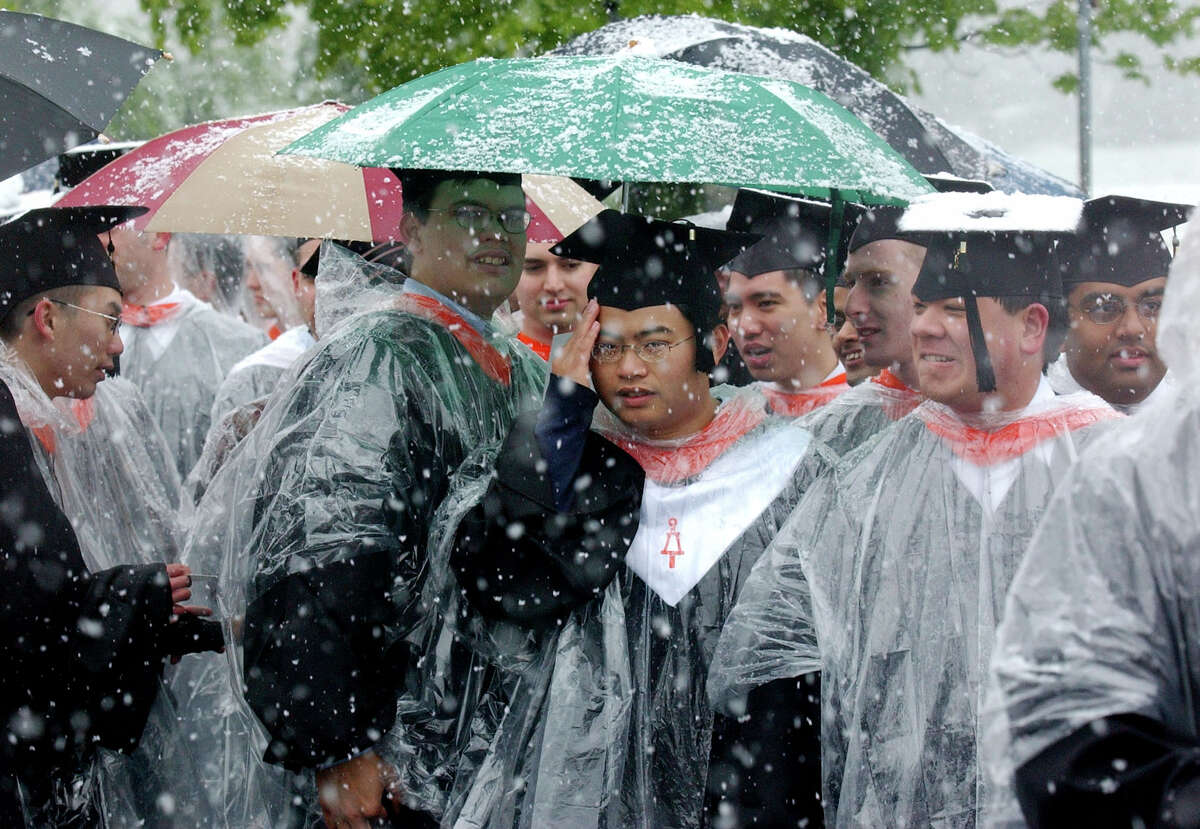 Fox's Megyn Kelly tells Albany Law grads 'give 'em hell'