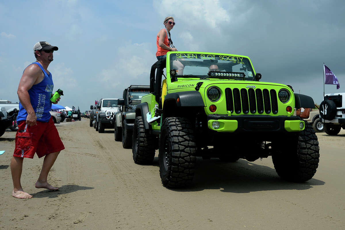 Texas Jeep enthusiasts flaunt custom rides during 'Go Topless Weekend'