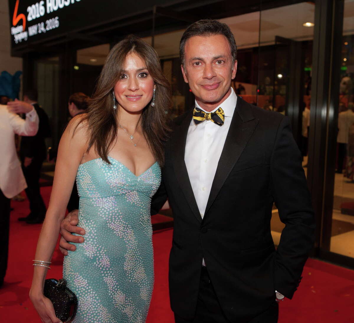 'Carnaval' takeover raises $1.5 million at symphony ball