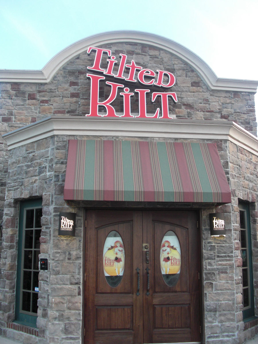 Tilted Kilt Pub & Eatery – A Cold Beer Never Looked So Good